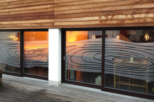 Milchglasfolie als Designelement » decorello Werbetechnik München